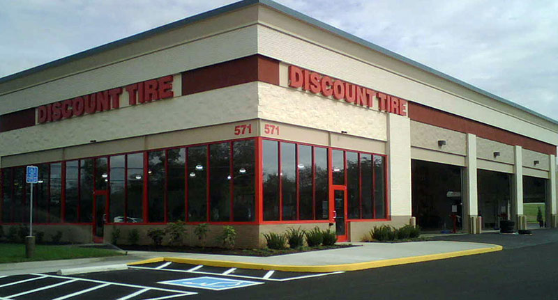 Tire Shop in Hendersonville, TN 37075 | Top Brands | Discount Tire