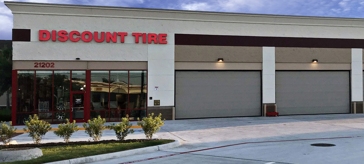 Tire Shop in Houston, TX 77070 | Discount Tire Stores